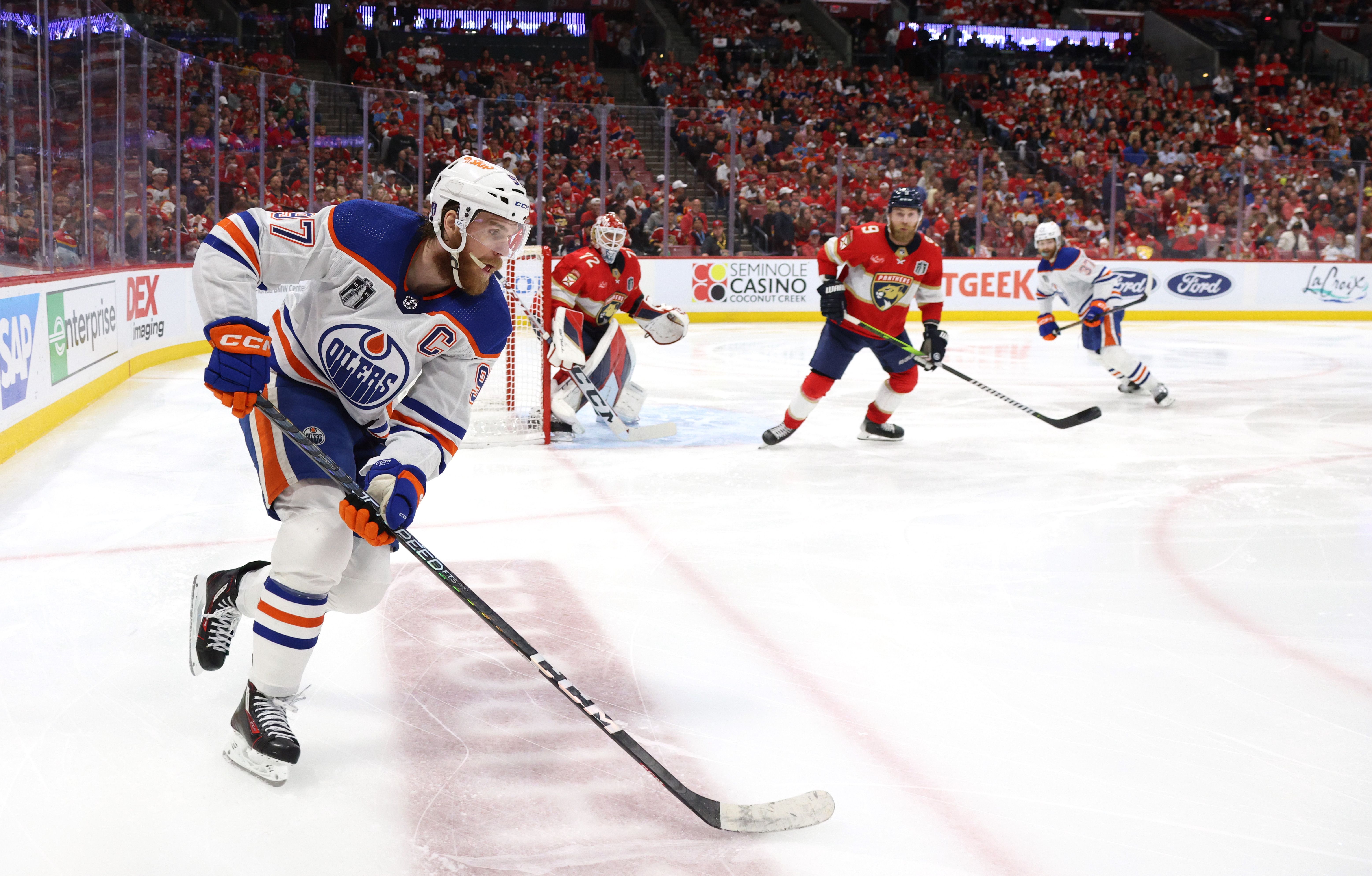 Edmonton Oilers win thrilling Game 5, send series back to Alberta | The ...