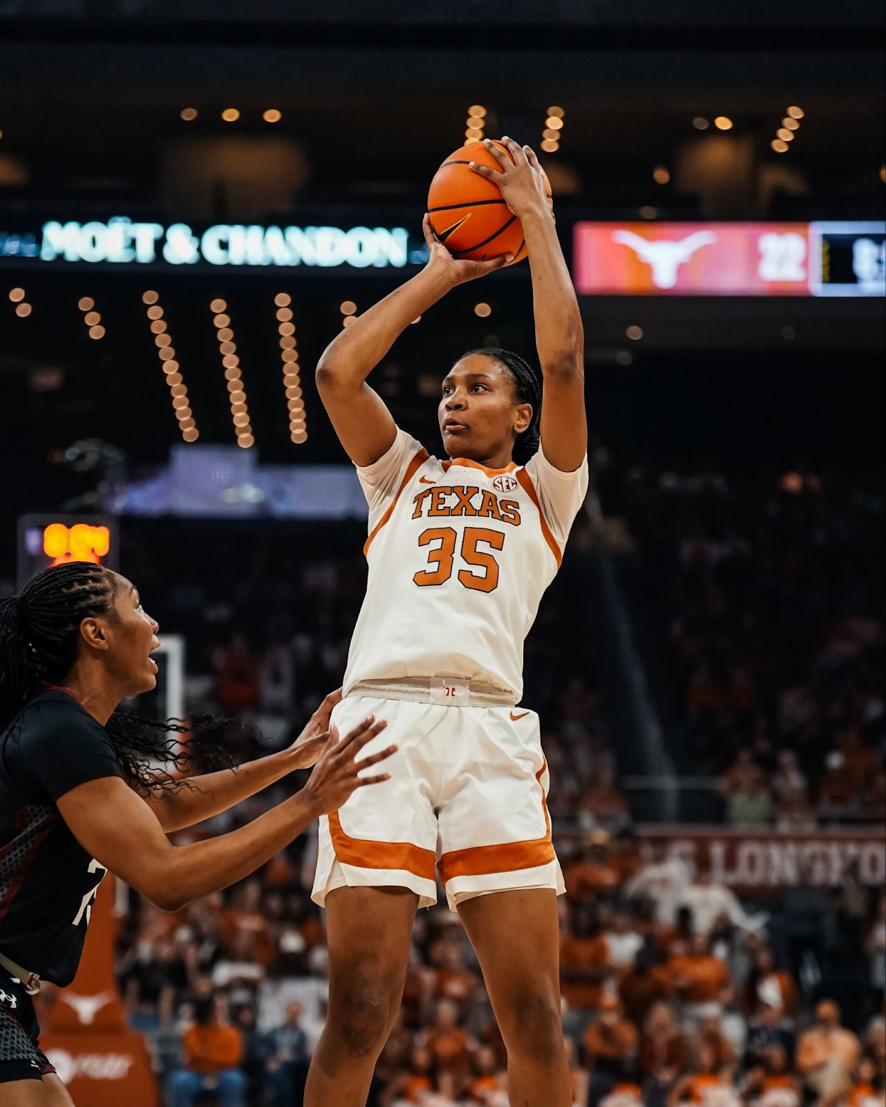 Catching up on the weekend's biggest women’s college basketball games ...