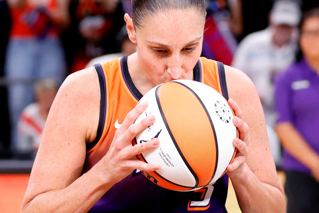 Diana Taurasi becomes the first WNBA player to reach 10,000 career ...